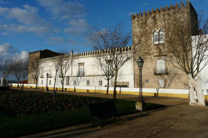 Palácio dos Duques de Cadaval - Consulte disponibilidade e preços